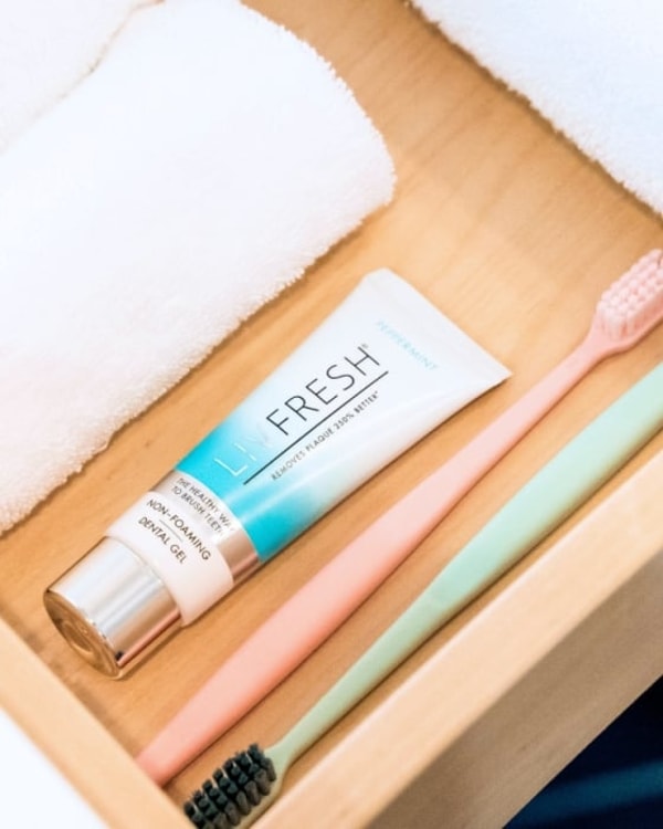 LIVFRESH Review 2025 → Best Dental Gel For Plaque Removal